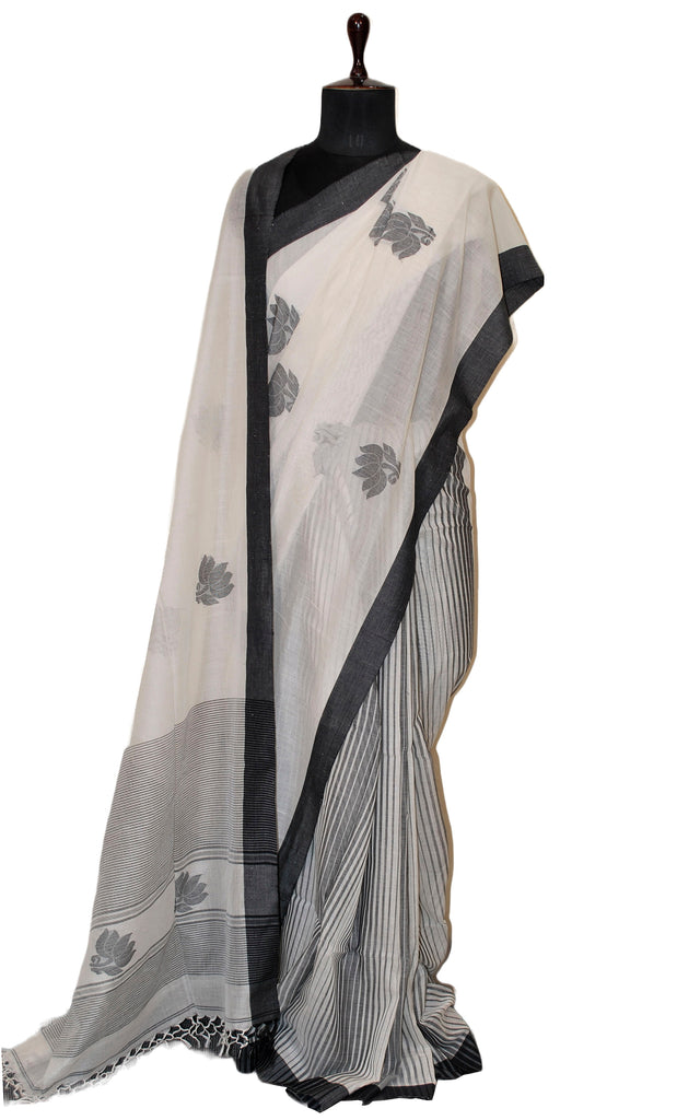 Handwoven Poth Border Soft Cotton Saree in Off White, Garage Mix White ...